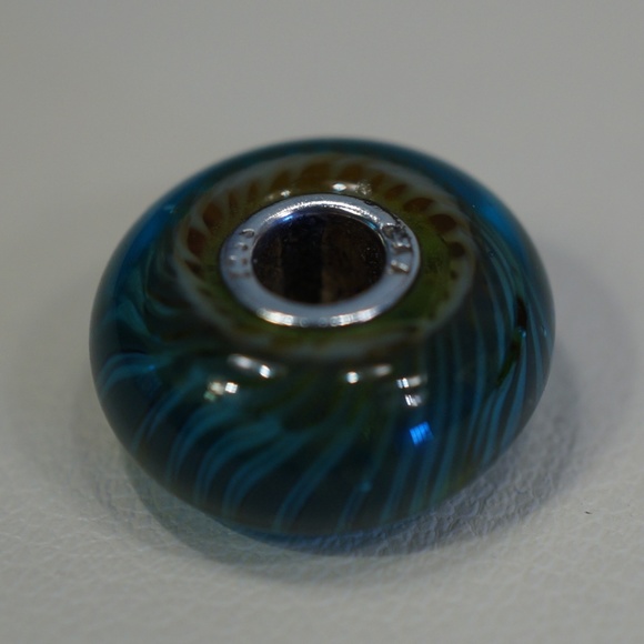 Trollbeads | Jewelry | Trollbeads Bluegreen Feather Bead | Poshmark